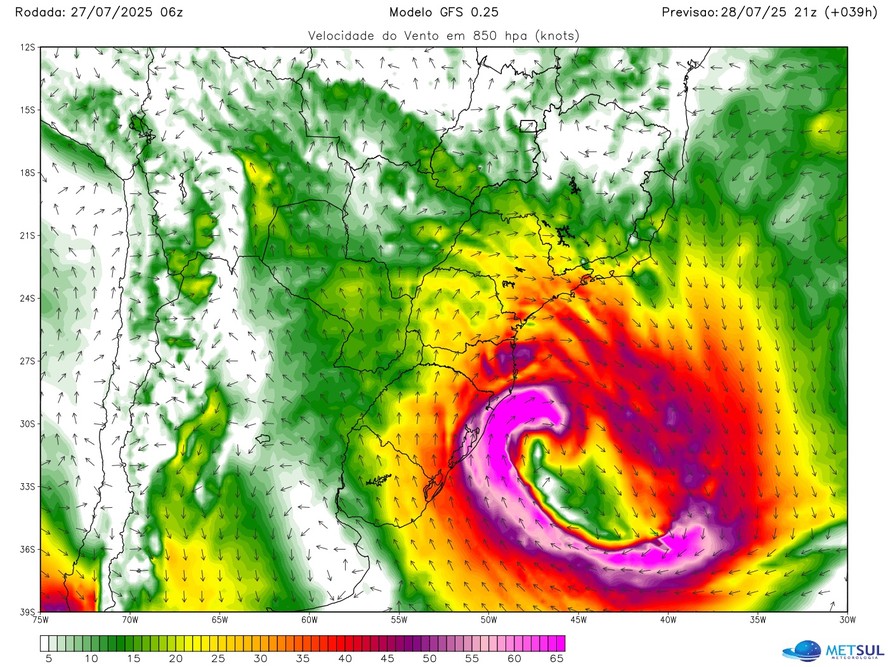 Ciclone extratropical provoca chuva e ventos acima de 100 km/h no Brasil