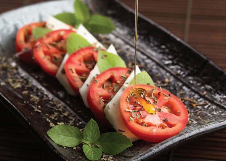 Como fazer salada caprese