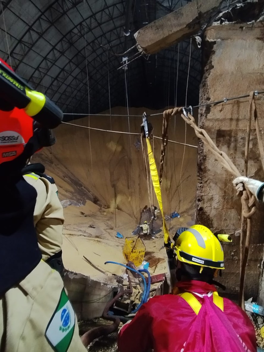 Dificuldade de acesso impede avanço de resgate em silo da C.Vale