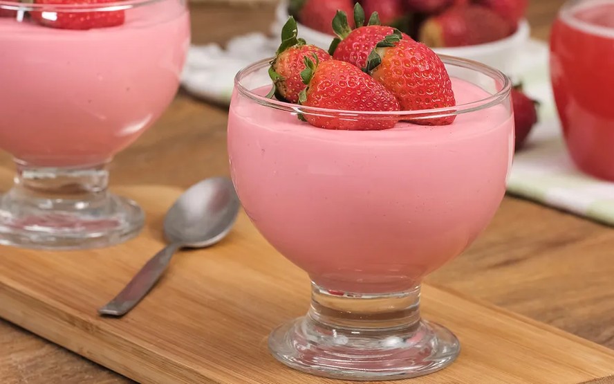 Fácil e rápida: como fazer mousse de morango