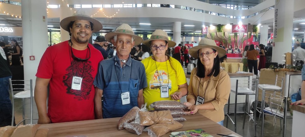 Café vira fonte de renda extra para pequenos produtores paulistas