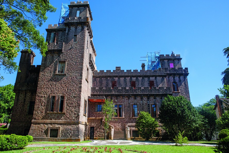 Produtor rural se torna 'guardião' de castelo histórico no RS