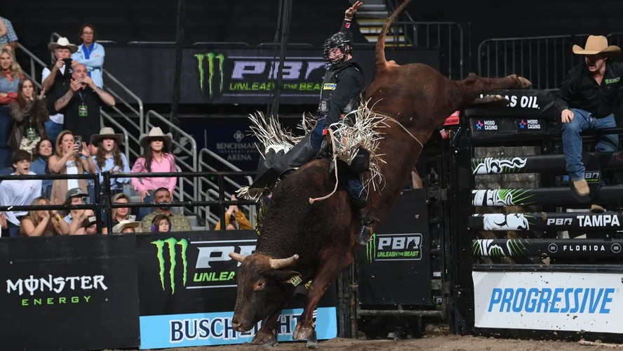 Bicampeão mundial supera vício e volta a vencer na PBR após seis anos