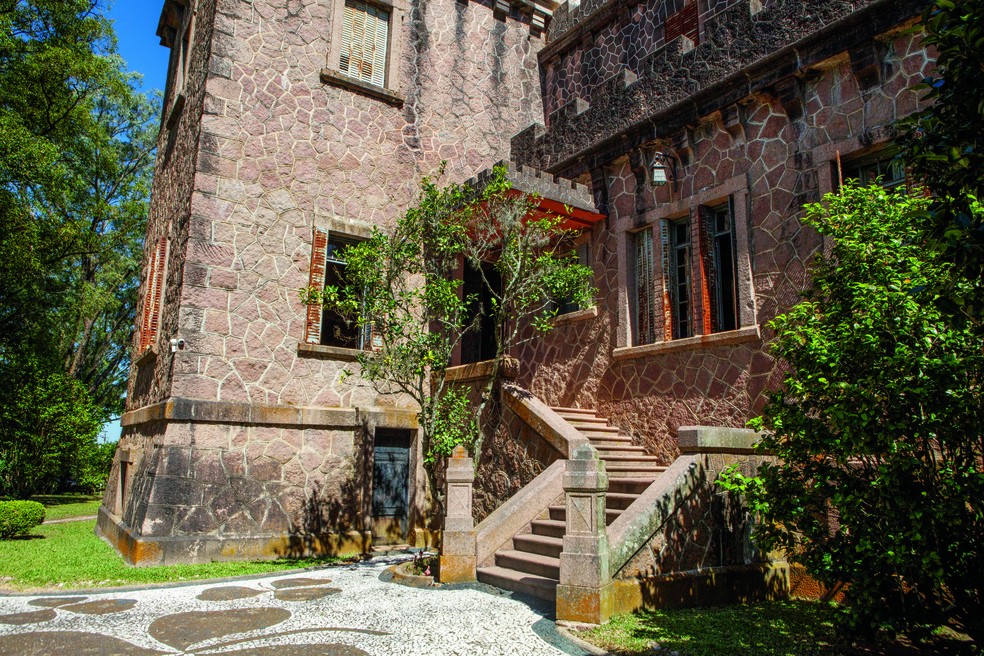 Produtor rural se torna 'guardião' de castelo histórico no RS