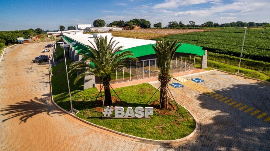 Basf investe em energia renovável para reduzir emissões em unidades de pesquisa