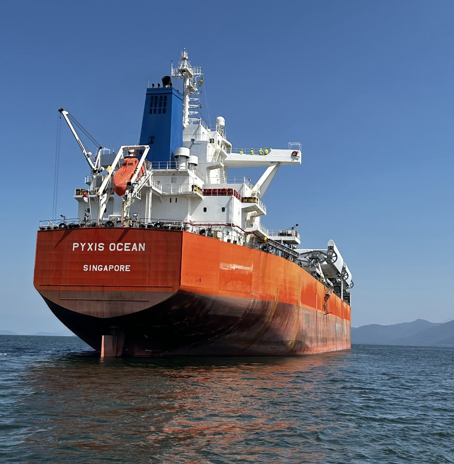 Navio movido a vento leva soja brasileira à Europa com redução de emissões