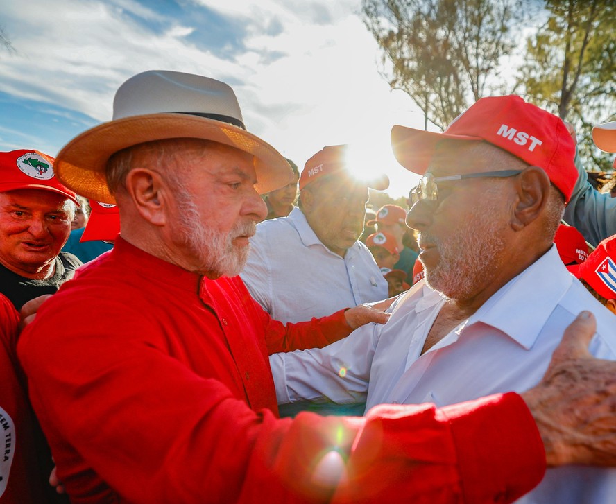 Governo anuncia pacote de R$ 2,7 bilhões para reforma agrária
