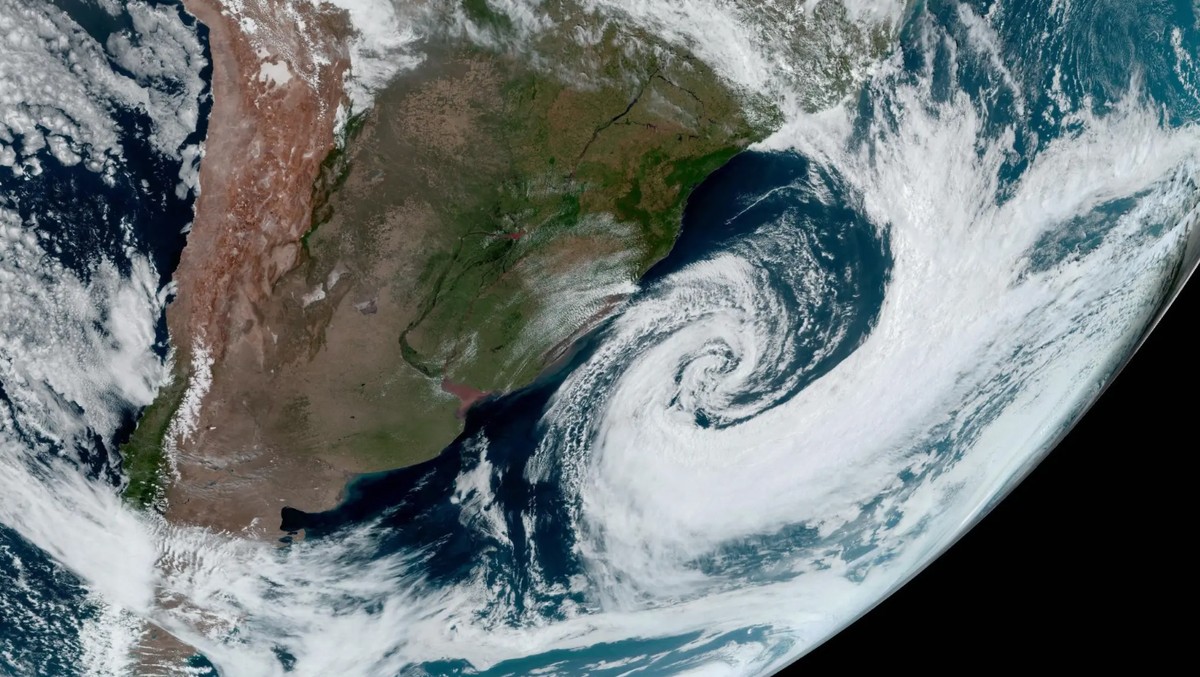 Brasil terá três ciclones extratropicais de uma vez? Meteorologista ...