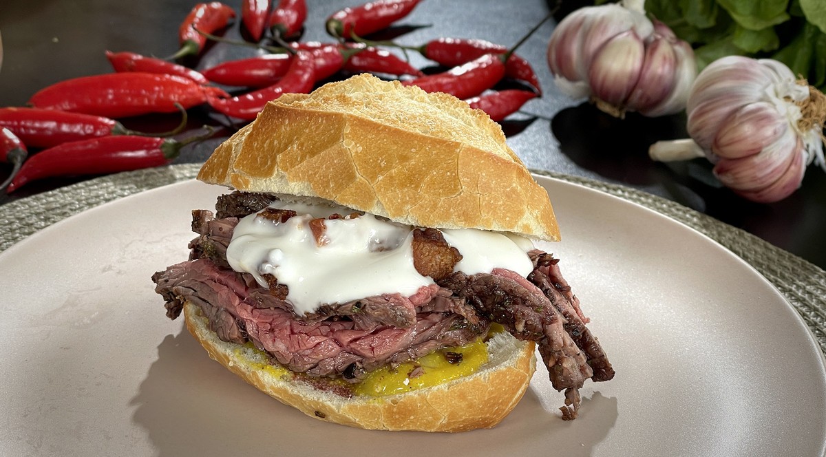 Fraldinha no pão: como fazer sanduíche com maionese e cebola na mostarda