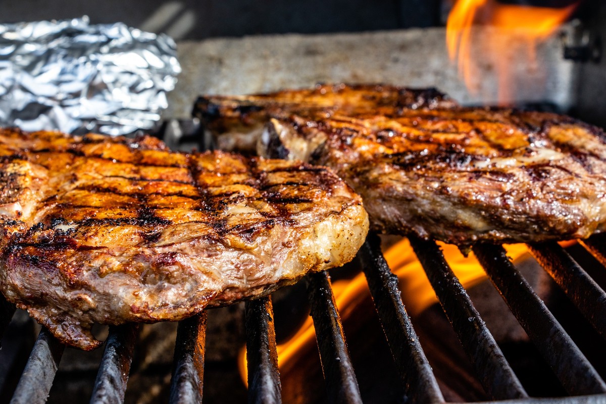 Brasileiro vai pagar mais caro pelo churrasco em 2026. Entenda o motivo